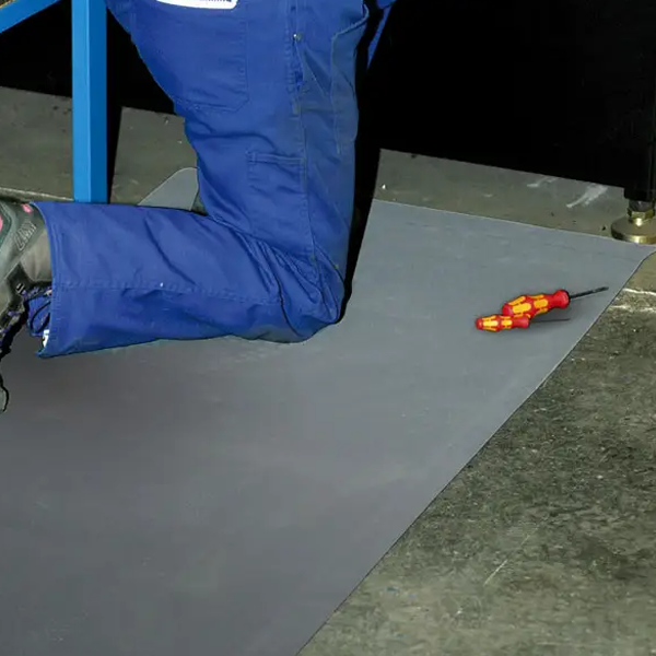 Tapis isolant électrique M38 - Classe 0 - 1000V - en rouleau 1 x 1 mètre