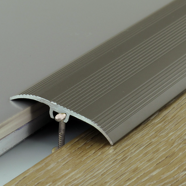 Seuil de porte multi-niveaux strié Dinac Harmony - alu anodisé Titium - 930 MM x 41 MM